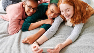 Friends and Socializing in Children - Child Mind Institute